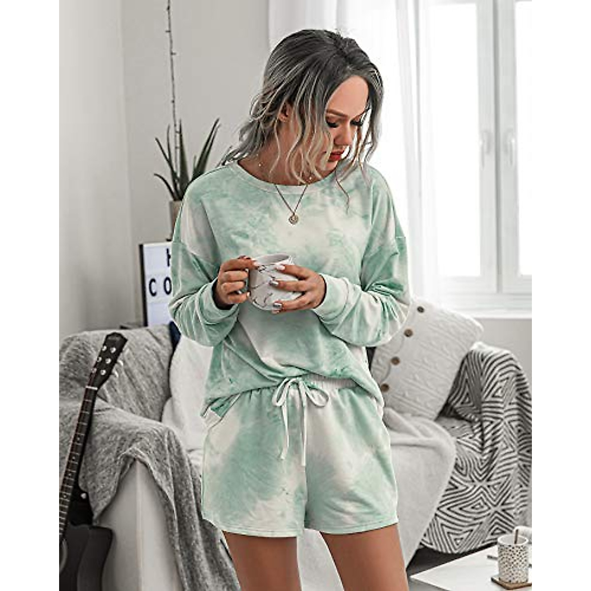 PRETTYGARDEN Women’s Tie Dye Printed Pajamas Set Long Sleeve Tops with Shorts Lounge Set Casual Two-Piece Sleepwear Green