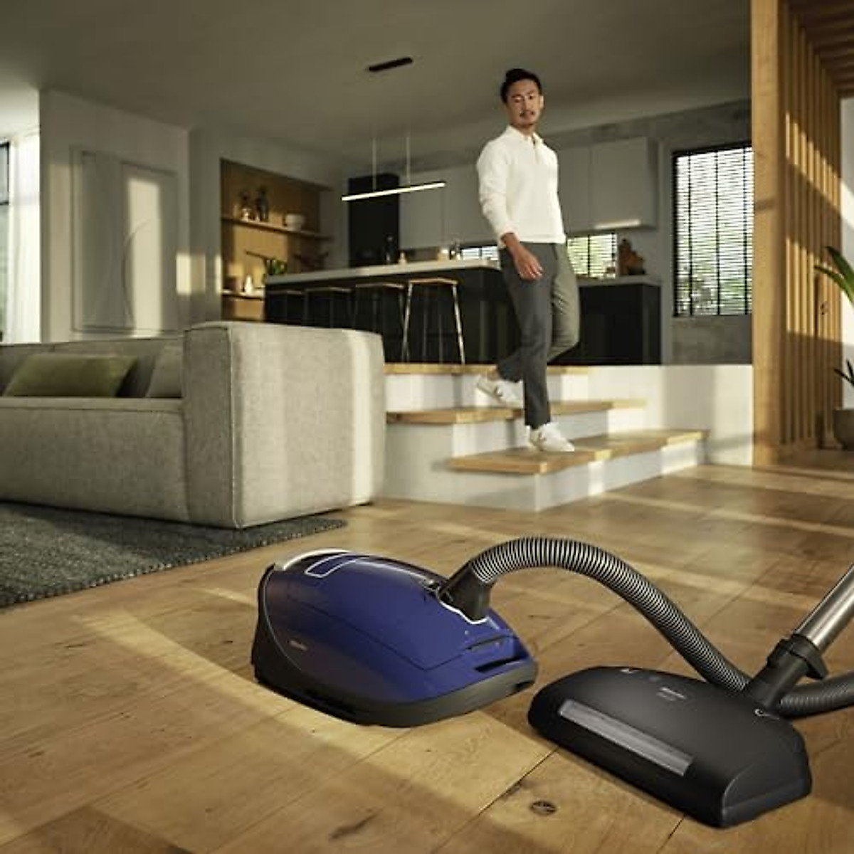 Miele Complete C3 Bagged Canister Vacuum Cleaner with Electrobrush Floorhead, Suitable for Carpets and Hard Floors, Marine Blue
