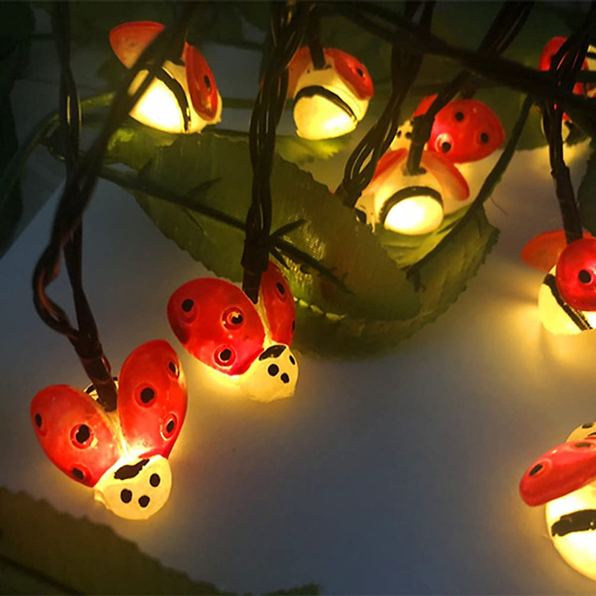 Uonlytech Solar Ladybugs String Lights Outdoor, 20LEDs Waterproof Animal String Light Copper Wire Red Ladybug Fairy Lights for Home Patio Garden Decoration