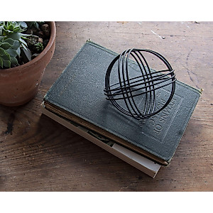 Foreside Home and Garden Modern Black Matte Metal Plaid Pattern Decorative Sculpture Table Top Décor