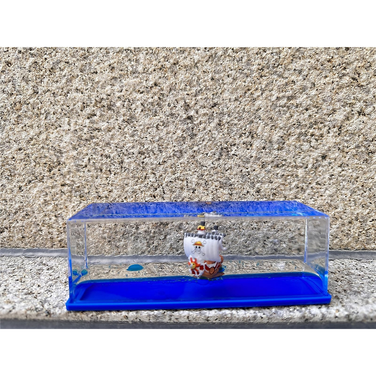 ROSSOM Unsinkable Thousand Sunny Pirate Ship in a Box,Non Sinking Anime Ship Fluid Drift Bottle, Unsinkable Boat in a Box, Unsinkable Ship Ornament Desk Decor Display Cases Fans Gifts