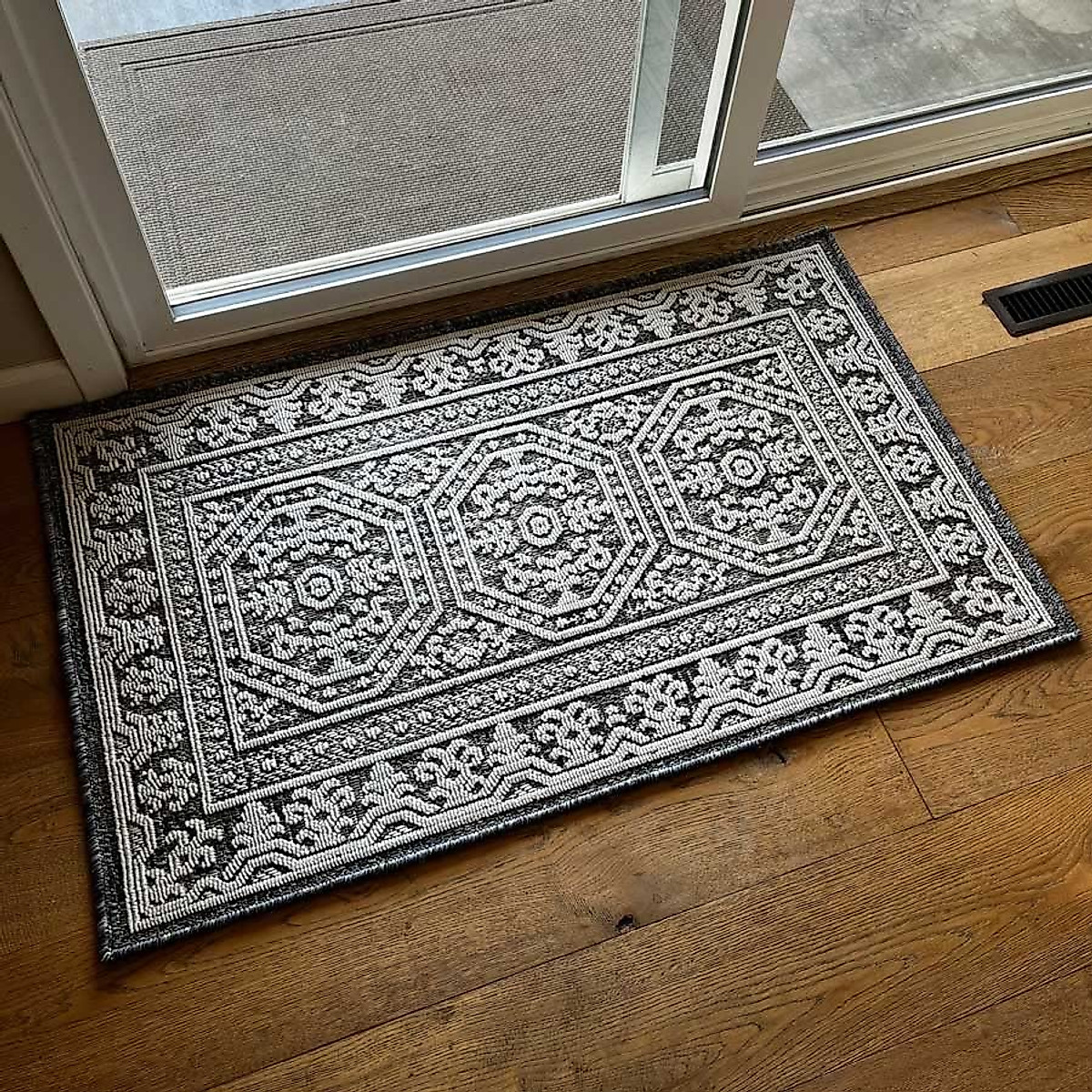 Pilgrim Home and Hearth 19653-1 Area Rugs, 46" x 28", Beautiful