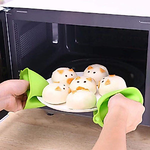 OTTOPT Mini Oven Gloves, Silicone Heat-Resistant Finger Mitts, Anti-Scalding and Non-Slip Food Grade Silicone Gloves for Kitchen Cooking, Baking and Grilling, 2 Pairs (Black and Light Gray)