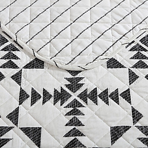 Eddie Bauer - King Quilt Set, Reversible Cotton Bedding with Matching Shams, Lightweight Home Decor for All Seasons (Arrowhead Charcoal, King)