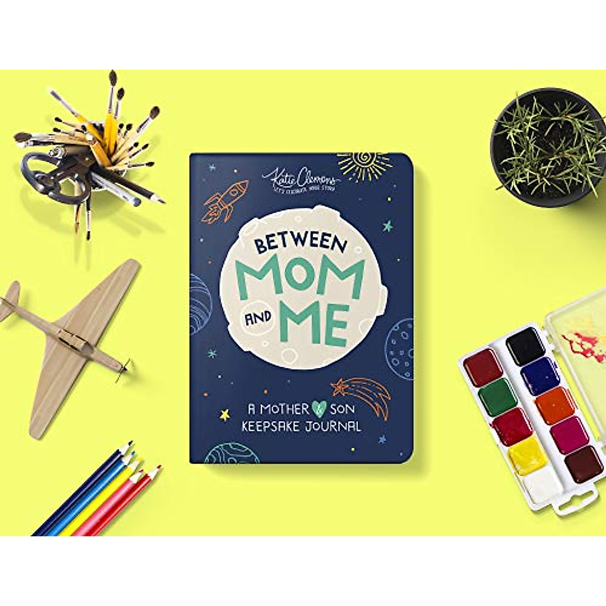 Between Mom and Me: A Guided Journal for Mother and Son (Journals for Boys, motherhood books)