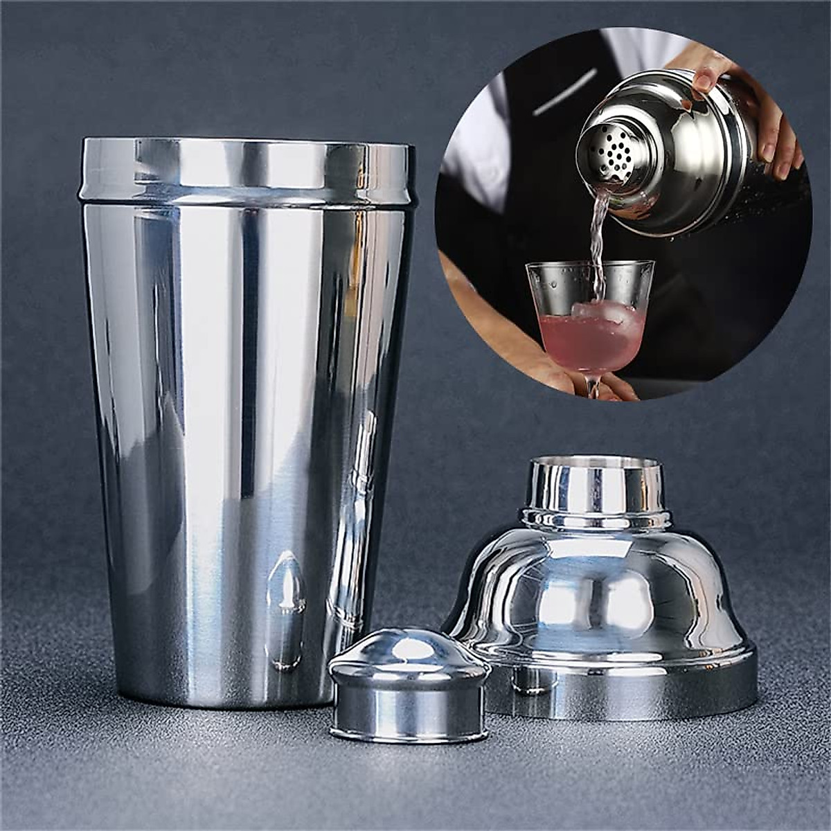 Cocktail Shaker, 60oz Martini Shaker,Drink Shaker Built-in Strainer,1.8L Stainless Steel Large Drink Shaker with Strainer for Bartending Bartender Shaker Margarita Mixer
