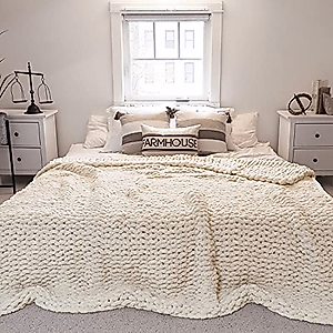 ZUIBESCHOS Chunky Knit Blanket Warm Chenille Yarn Throw Blanket 40x60 Inch Cozy Throw Yarn Blanket for Bed Home Decor Machine Washable Beige