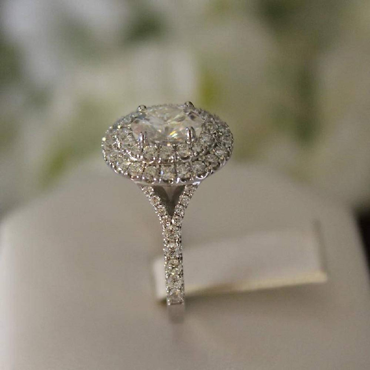 XIALV Classic Cubic Zirconia Oval Cut Promise Engagement Ring Double Bezel Halo Women's Ring Size 6-10 (US Code 6)