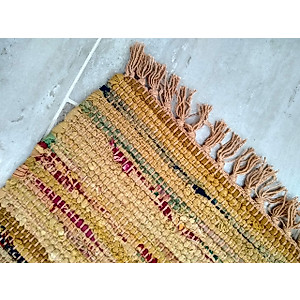 Sturbridge Country Rag Rug in Mustard 24" x 36"