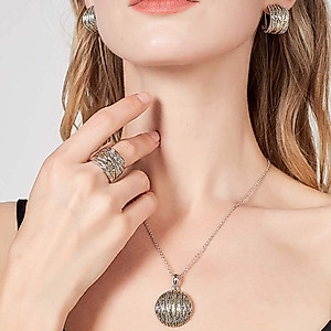 Mytys Coin Pendant Necklace for Women Gold and Silver Intertwined Crossover Pendant Two Tone Necklaces Christmas Jewelry Gift Style 5