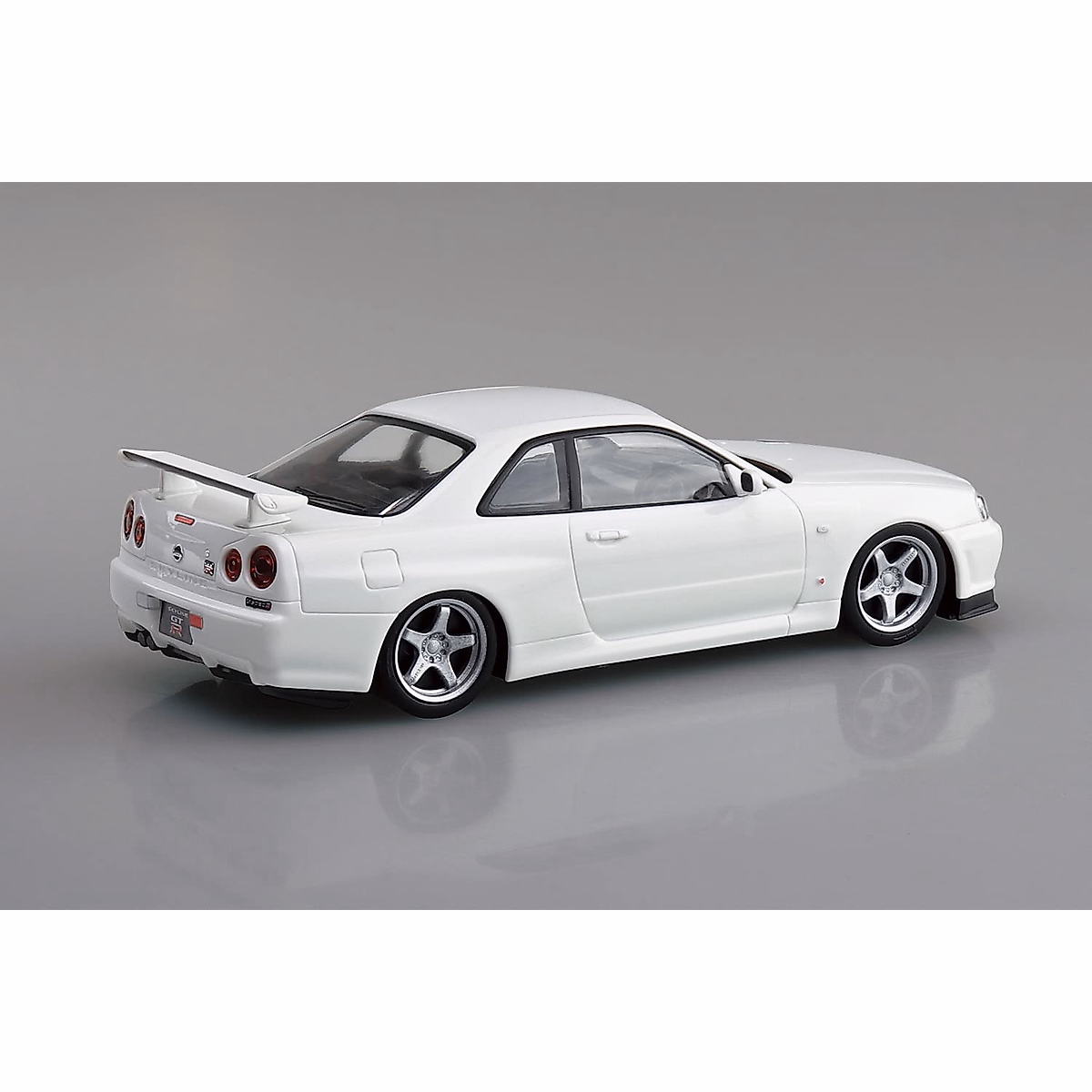 Aoshima Nissan R34 Skyline GTR Custom Wheel (White Pearl) 1:32 Scale Model Kit