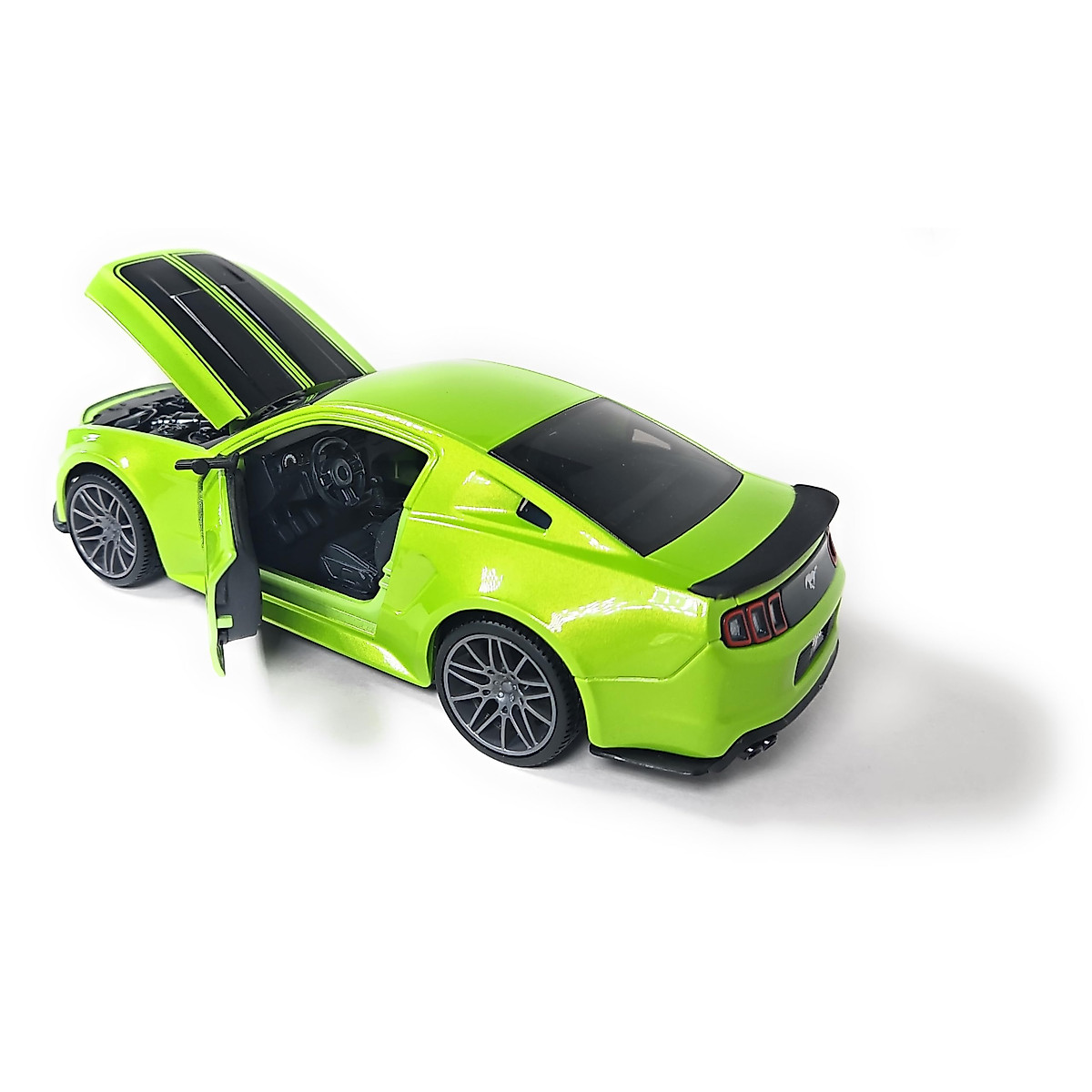 2014 Ford Mustang Street Racer Metallic Light Green 1/24 by Maisto 31506