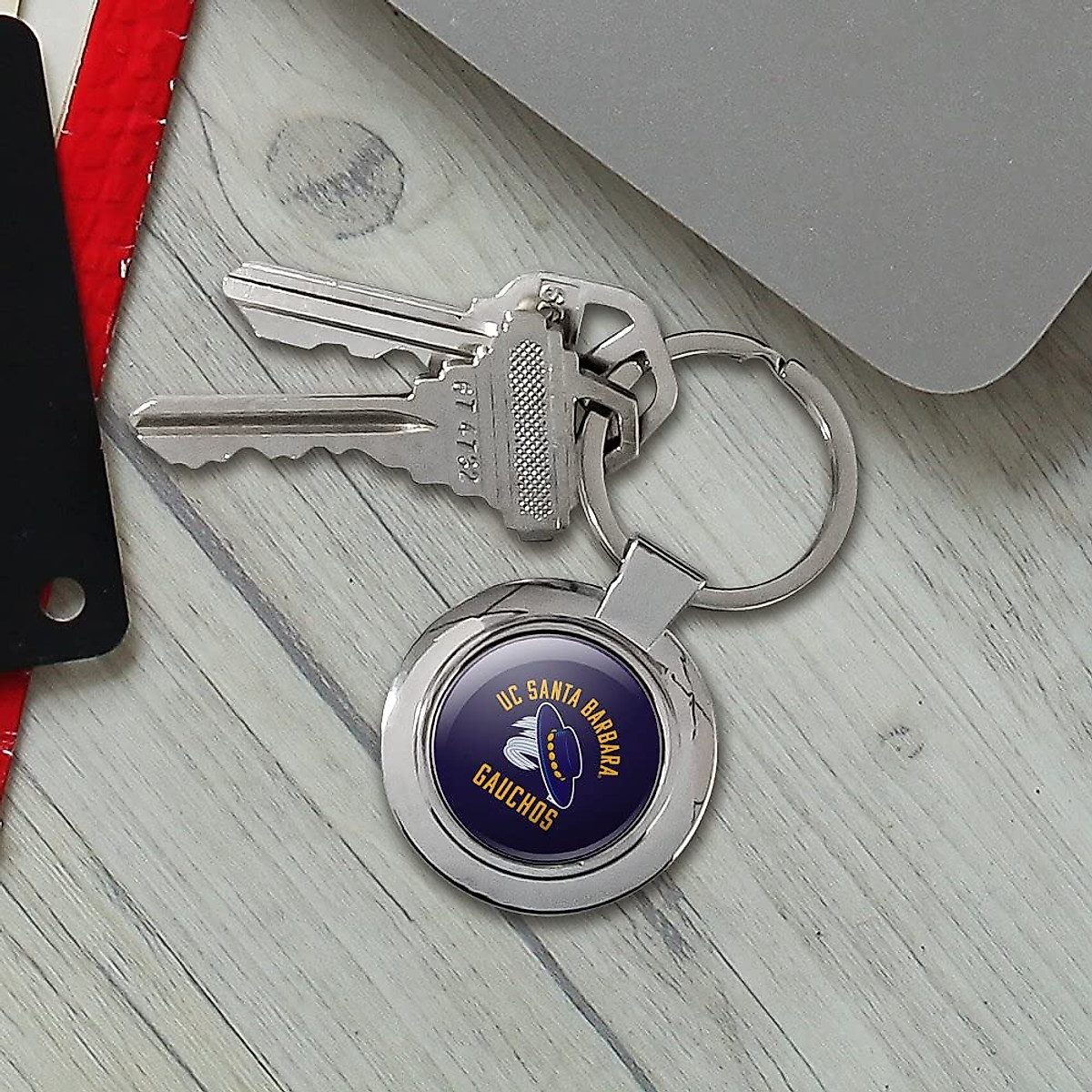 GRAPHICS & MORE UC Santa Barbara Gauchos Keychain Classy Round Chrome Plated Metal