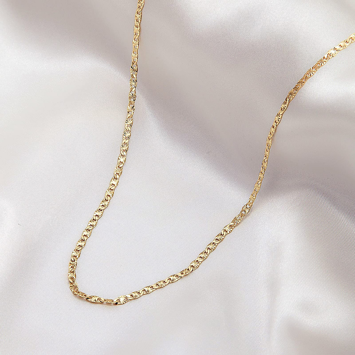 Luxe & Co. Jewelry Saint Jude Necklace 14K Gold Plated San Judas Medalla Cadena Oro Laminado San Judas Necklace (Green, 24" Inch)