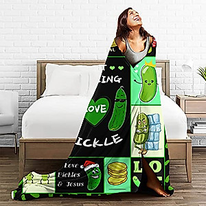 HUGLAZY Cute Pickle Throw Blanket, Plush Sherpa Fleece Novelty Food Blanket Throws for Couch Bed Sofa Travel, 54x70 Funny Blankets for Adults Size Birthday for Girls