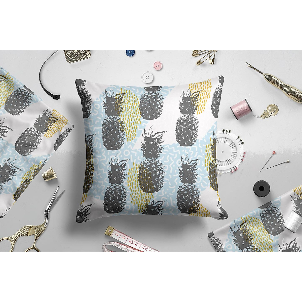 iiRov Summer Design Ink-Fuzed Decorative Throw Pillow - Retro Summer Pineapple v5