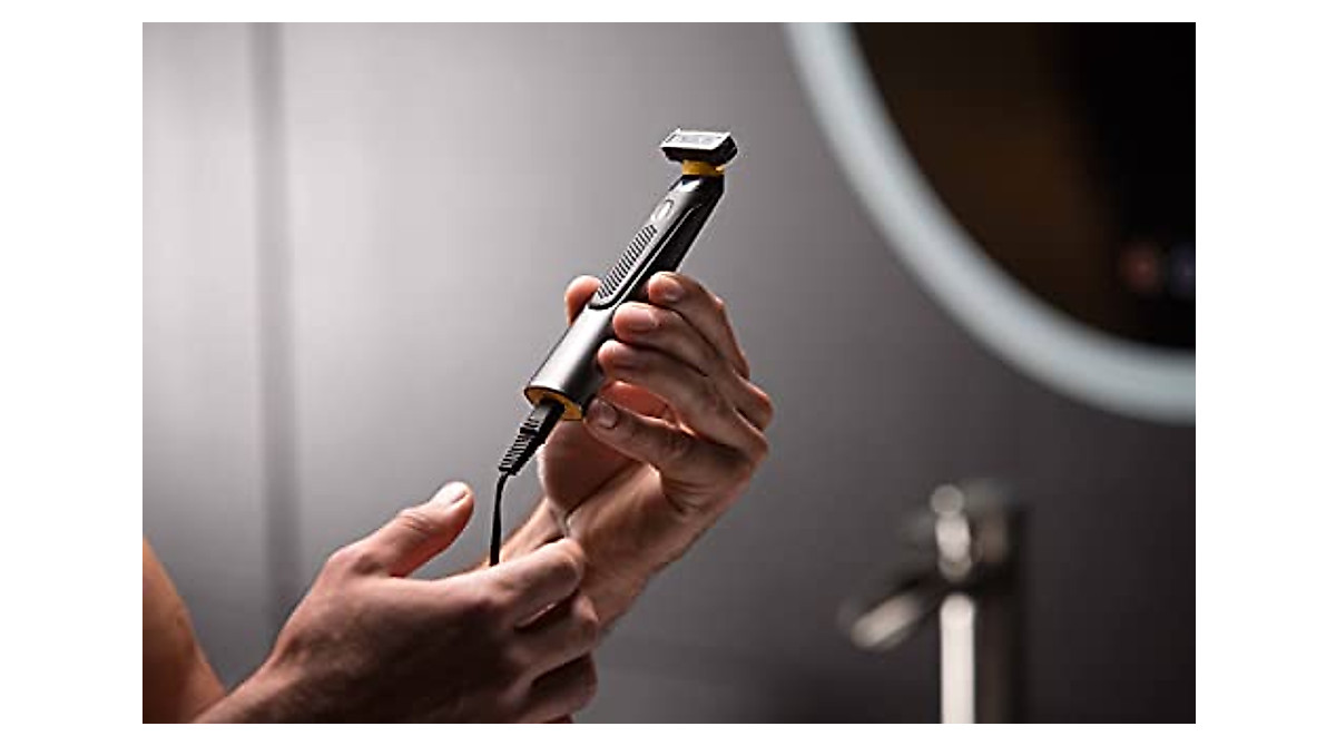 MicroTouch SOLO Titanium Razor: Trim, Edge, Groom