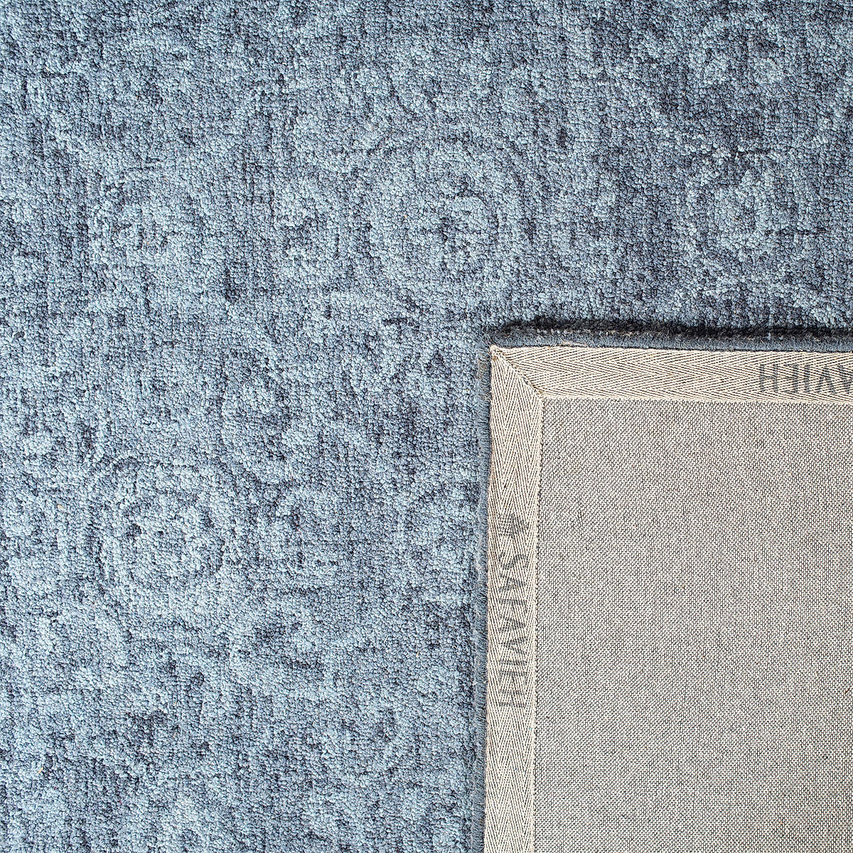 SAFAVIEH Abstract Collection Area Rug - 6' x 9', Blue, Handmade Wool, Ideal for High Traffic Areas in Living Room, Bedroom (ABT207A)