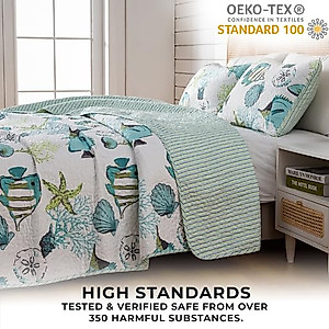 King Coastal Quilt Bedding Set, Summer Coastal Quilt with Shams, Beach 3-Piece Reversible All Season Bedspread Quilt Set. Lightweight Nautical Quilted Coverlet. Seaside Collection, Blue Fish