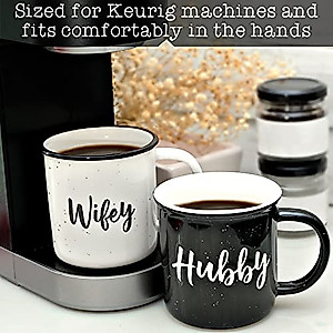 MAINEVENT Wifey Hubby Mugs Set of 2 Coffee Mug, Bride Groom Mug Set Wedding Gift to Give, Couples Coffee Mug Set Quote, Newlywed Coffee Mugs Gift Set, Mr Mrs Mugs for Married Couple