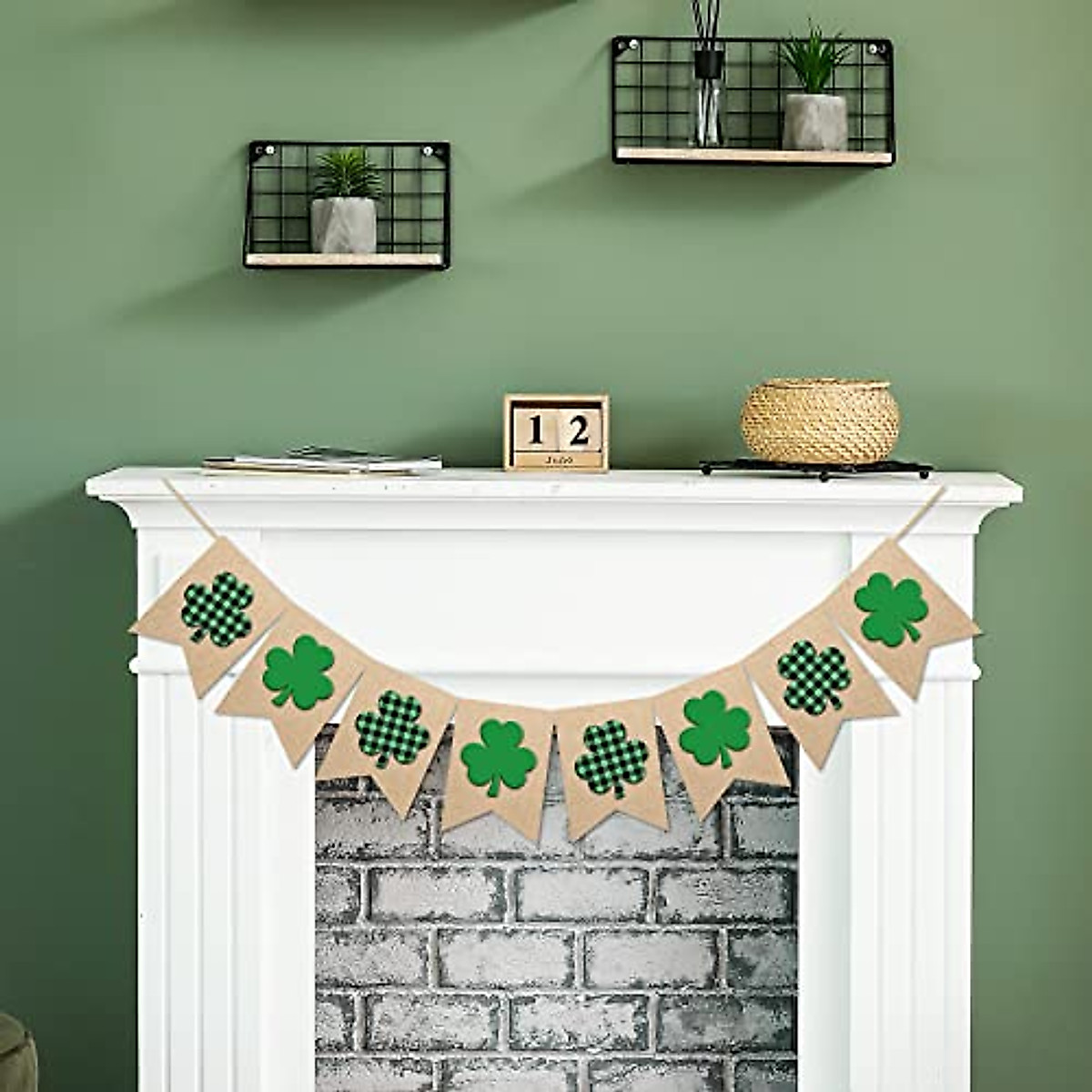 Whaline St. Patrick's Day Banner Green Plaid Shamrock Burlap Banner Pre-Assembled Plaid Shamrock Bunting Garland Sign for Irish Holiday Party Supplies Home Decoration