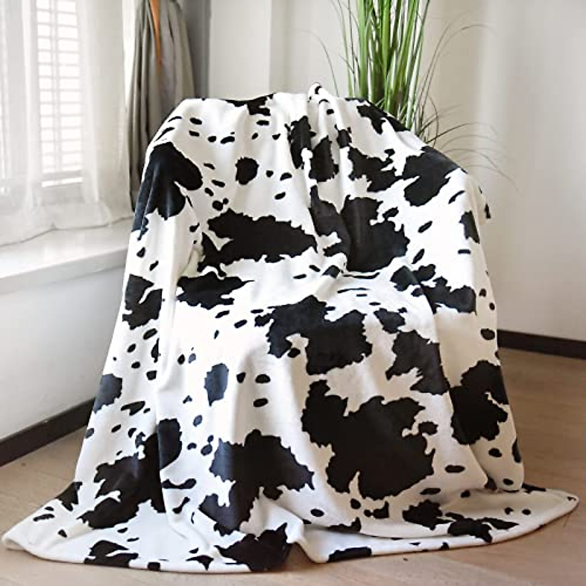 Cow Print Blanket Soft Warm Plush Cow Blankets and Throws Lightweight Cozy Cows Plush Blanket Flannel Cow Throw Sofa Bedroom Couch Camping Travel Blanket Perfect Cow Gift Kids Adults 50x60 inch