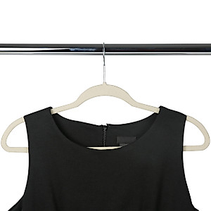 Simplify 10 Super Slim Velvet Huggable Hangers in Ivory