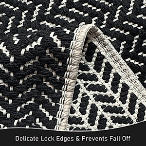 HOYIJA Black Boho Bathroom Rugs Small 2' X 3' Kitchen Rug with Tassels, Reversible Woven Cotton Soft Machine Washable Throw Rug, Farmhouse Non-Shedding Low Pile Carpet for Indoor/Entry/Sink