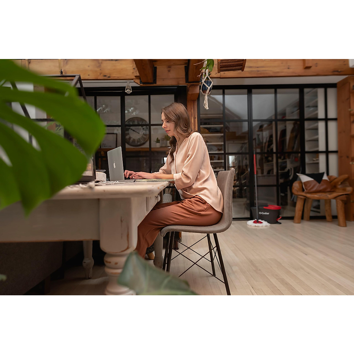 O-Cedar EasyWring Microfiber Spin Mop & Bucket Floor Cleaning System + 2 Extra Refills, Red/Gray