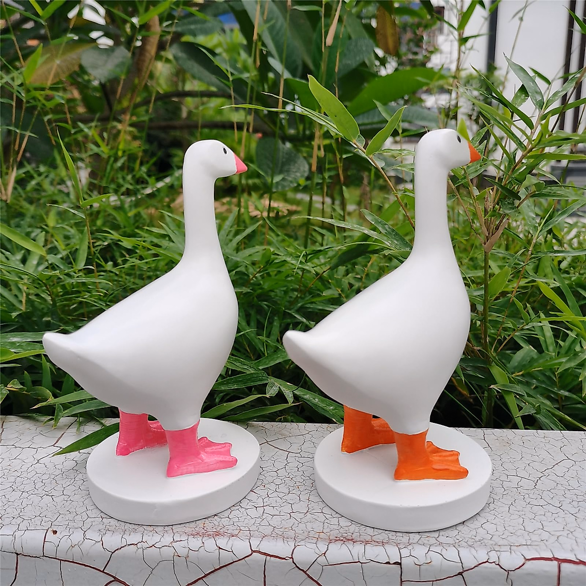 TREETDOBV Magnetic Goose Duck Key Holder Cute Home Decor, Resin Goose Duck Figurine Statue Magnetic Tool Holder, Eye Catching Key Hanger for Home Office, Desk Accessory Housewarming Gift(#1)