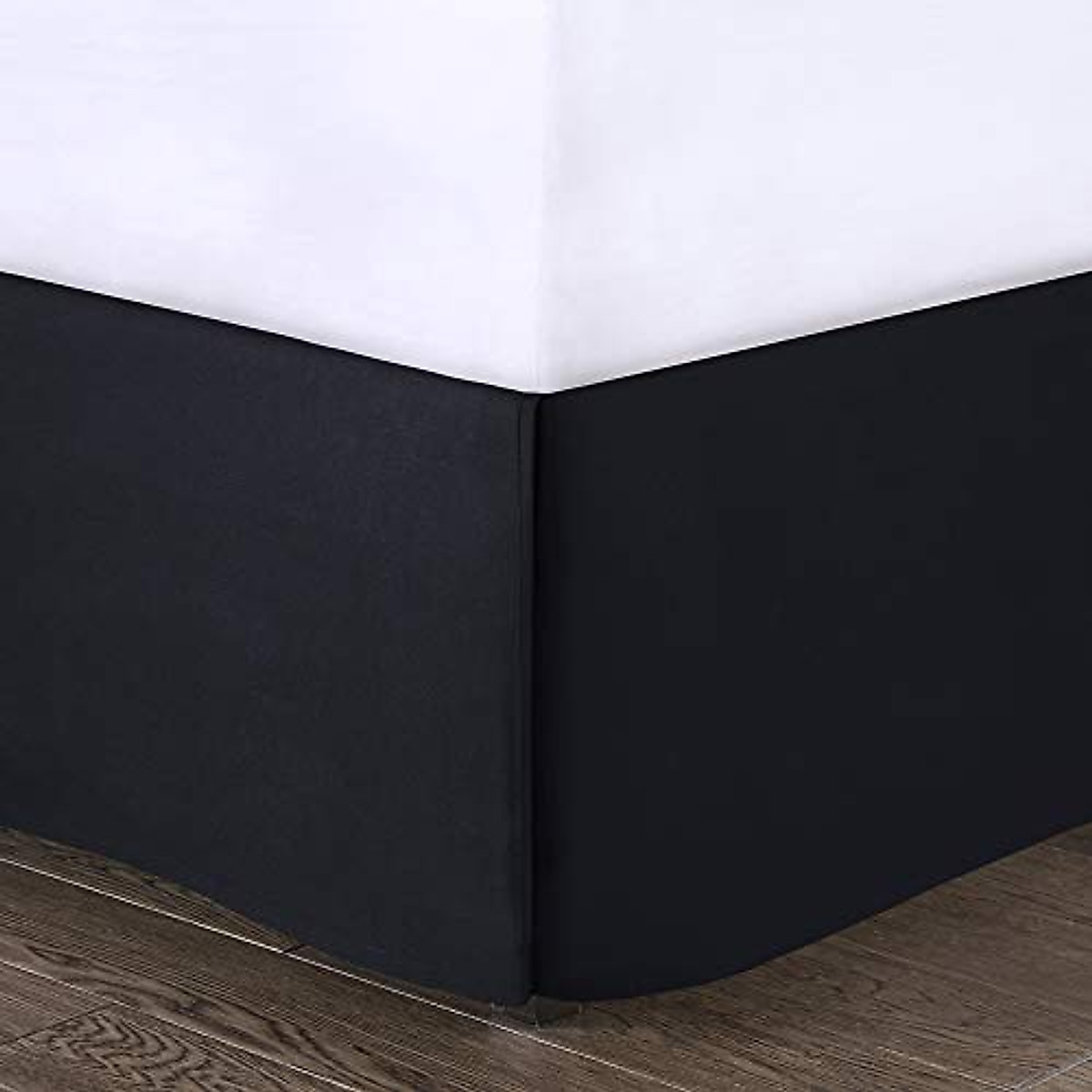 Madison Park Essentials Windsor 24-Piece Room in A Bag Comforter Set-Satin Jacquard All Season Luxury Bedding, Sheets, Decorative Pillows and Curtains, Valance, Queen (90 in x 90 in), Black/Gold