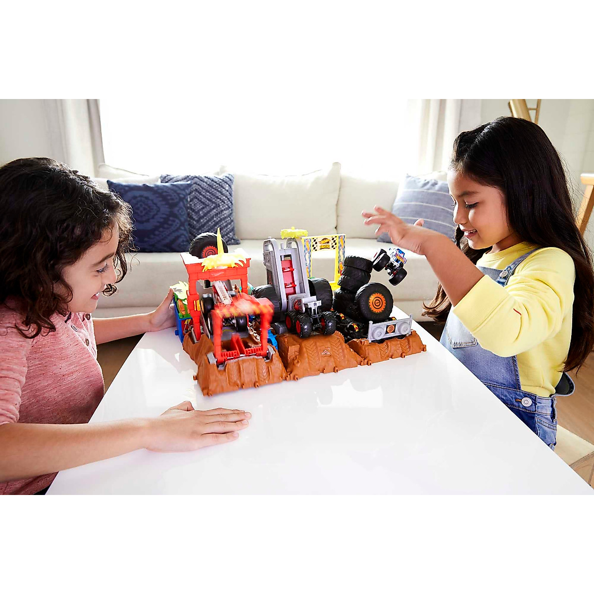 Hot Wheels Monster Trucks Arena Smashers Race Ace Smash Race Challenge Playset with 1:64 Scale Race Ace Toy Truck and 1 Crushable Car