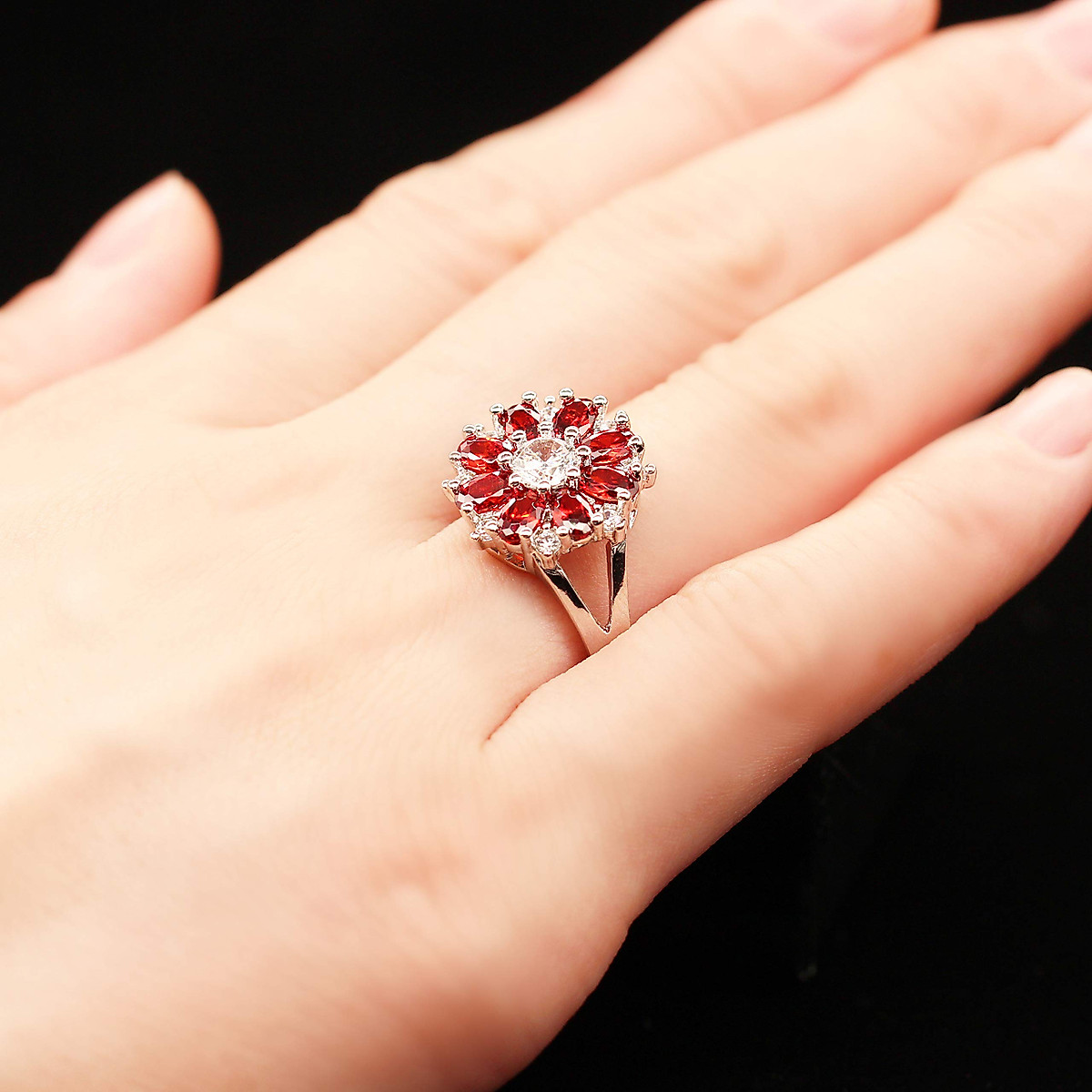 Uloveido Oval Red Stone Flower Rings Women Wedding Party Statement CZ Cocktails White Gold Plated Classic Fashion Ring (size 8) J676