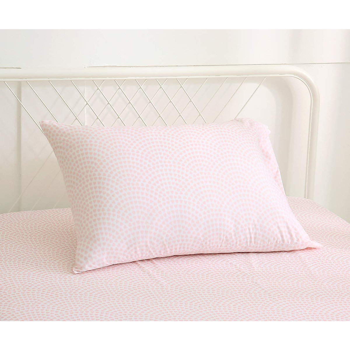 Vonty Kids Bed Sheets Twin Pink Heart Printed Sheets for Girls, Soft Lightweight Microfiber Easy Wash Bedding Set (1 Fitted Sheet + 1 Flat Sheet + 1 Pillowcase)