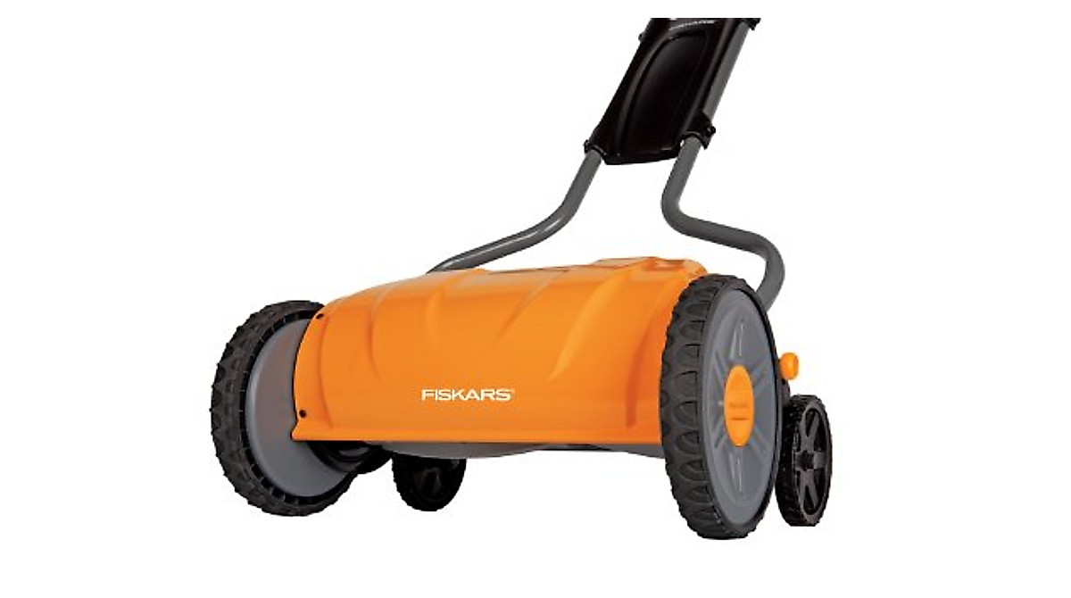 Fiskars 17-Inch StaySharp Reel Mower - Eco-Friendly & Powerful