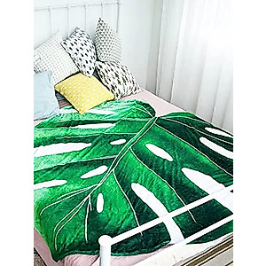 MSUIINT Leaf Shaped Blanket, Green Leaf Flannel Blanket, Soft Plush Green Plant Throw, Lightweight Comfortable Leaves Design Throw for Bed Couch Sofa Plant Lovers Gift 100x150CM/ 40 x 60 in