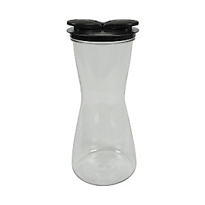 Rubbermaid Carafe with Leak-Proof Lid, 2-quart (1878491)
