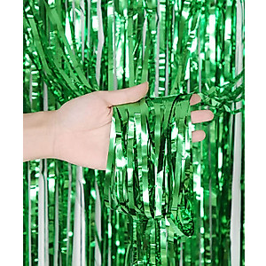 Yilistore 2 Pack 3.3 * 8.2ft Green Foil Fringe Curtain,Streamer Backdrop,Metallic Tinsel Streamer Curtains for St Patrick's Day Party Decorations
