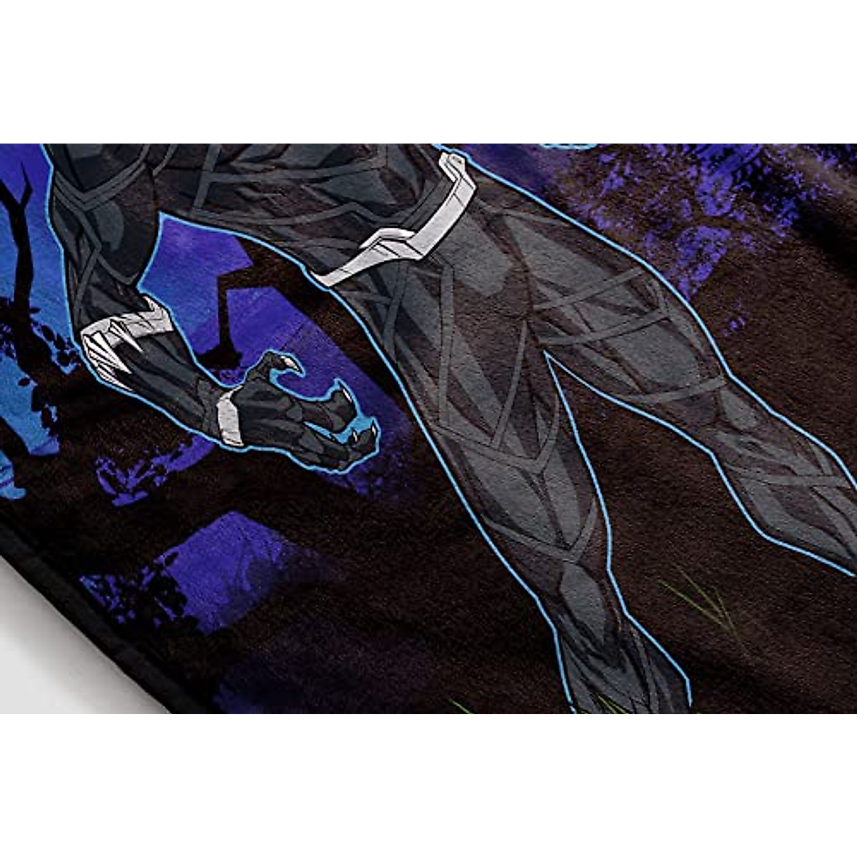 Marvel Black Panther Legend Throw Blanket - Measures 46 x 60 inches, Kids Bedding - Fade Resistant Super Soft Fleece (Official Product)