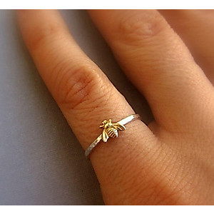 WDIYIEETN Cute Gold Tiny Honey Bee Ring Jewelry Wedding Band Thin Finger Ring Animal Lucky Honey Bee Knuckle Ring for Women (10)