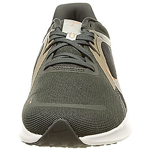 Nike Women's Quest 5 Running Shoes, Dk Smoke Grey/Metallic Silver, 7.5 M US