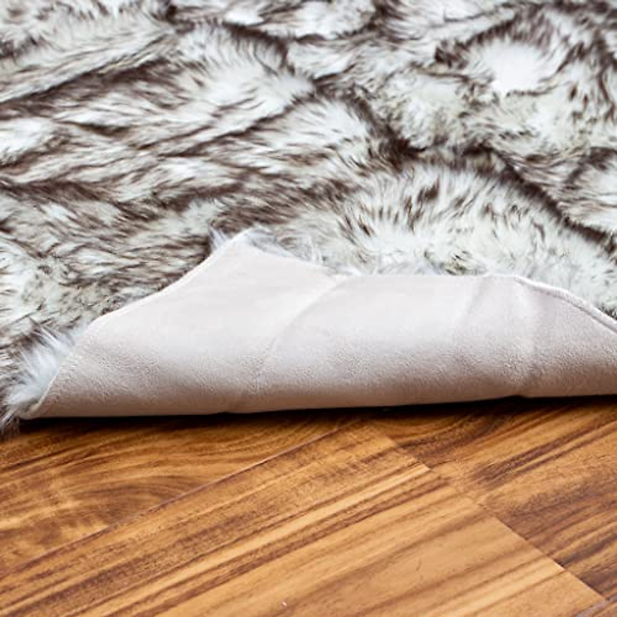 Faux Fur Shag Rug Extra Soft Fluffy Carpet for Any Room Decor 2' x 3' White & Black Tips