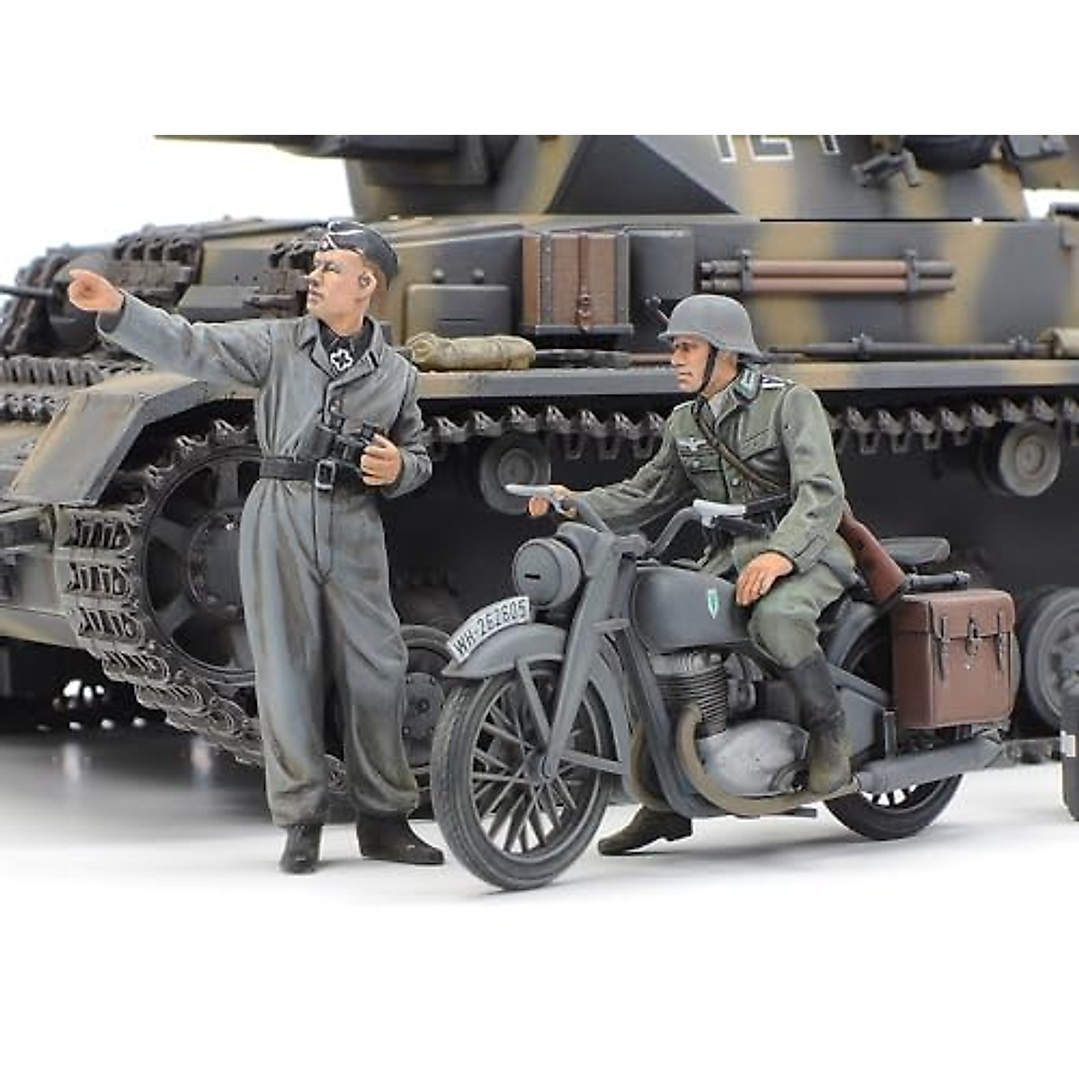 Tamiya 25209 1:35 DT. PzKpfw.IV Ausf.G m. Krad Ost F. - Model Making kit, Plastic kit, Assembly kit, Tank kit