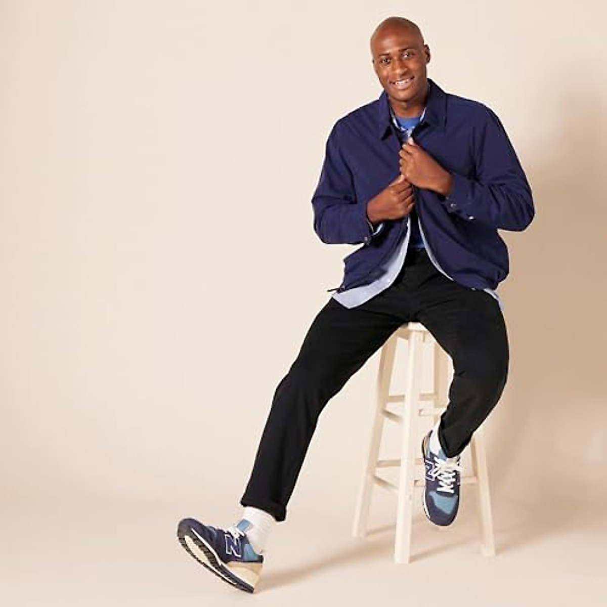 Amazon Essentials Men's Slim-Fit Casual Stretch Chino Pant, Black, 32W x 32L