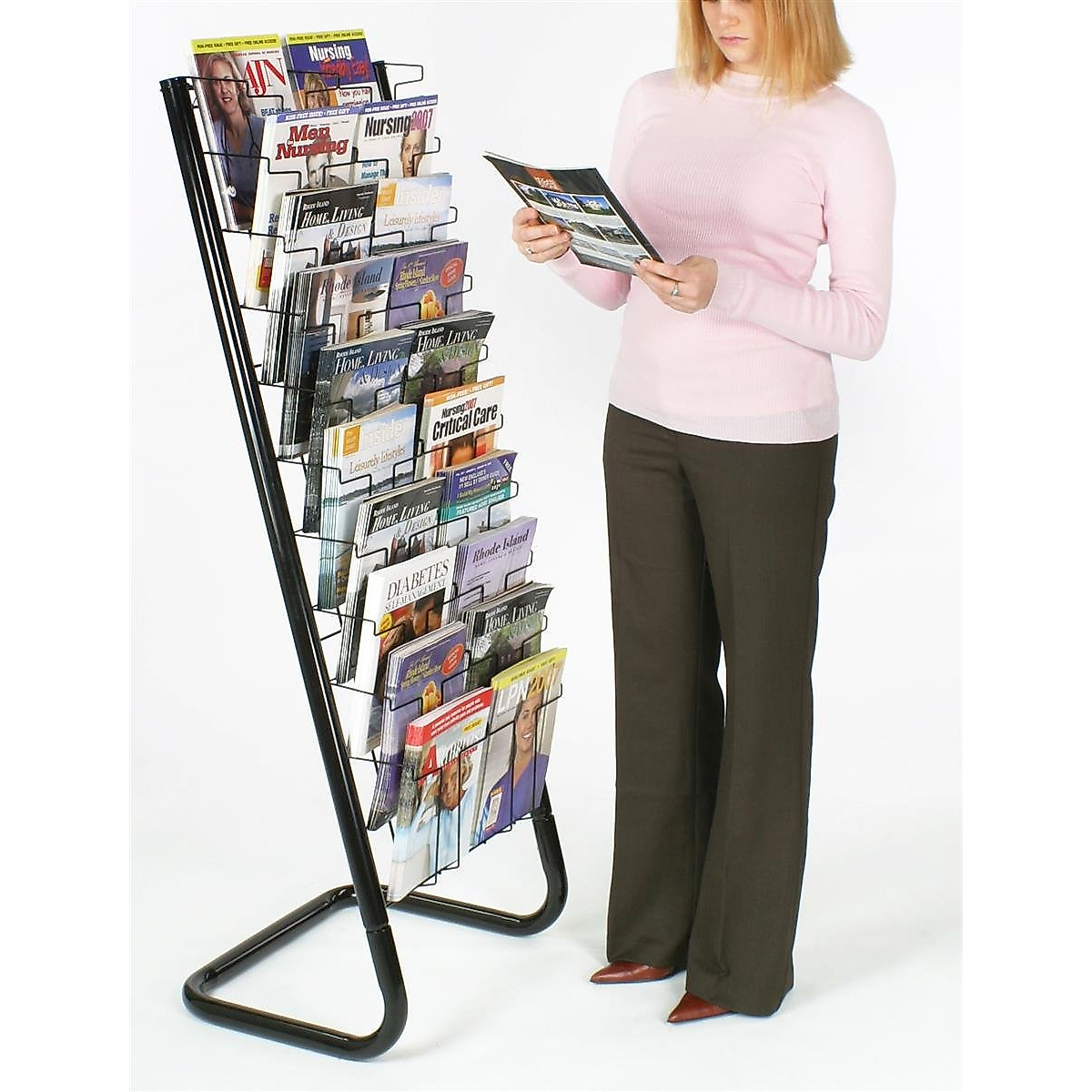 Displays2go 57" Floor-Standing Wire Magazine Rack, 20 Pockets, Tiered Design - Black