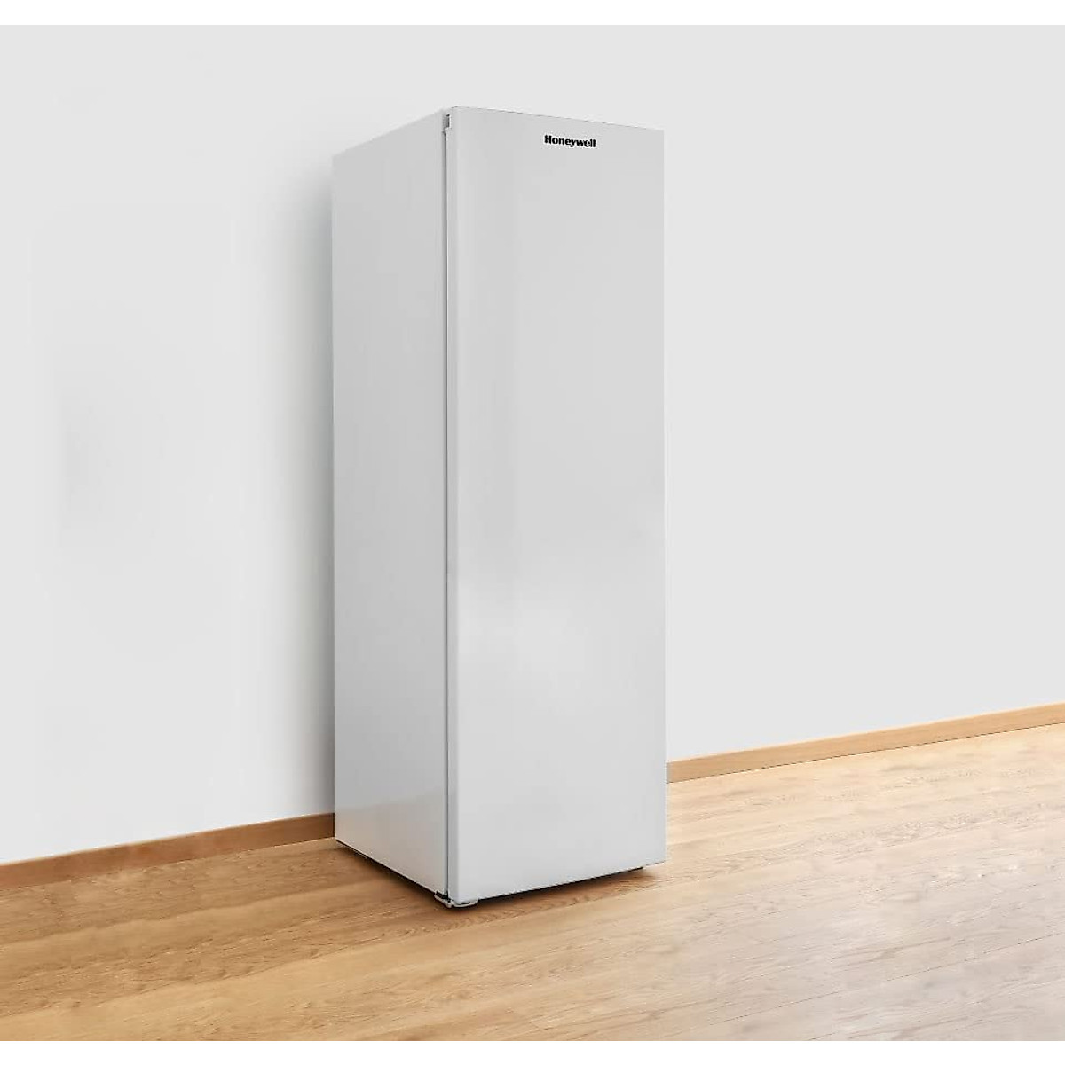 Honeywell 17 cubic feet upright freezer, electronic temperature control, automatic defrost, white