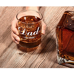 New Dad Gifts for Men- EST 2023 Funny Dad Whiskey Glass- Great Gift for Dads to Be, Expectant Father, First Time Dad, Daddy to be, From Wife, Mother, Father, Friends