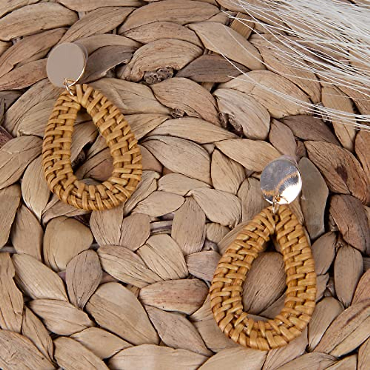 Freie Liebe Straw Clutch Bag for Women Summer Clutch Purses Beach Envelope Woven Handbags with 5PCS Earrings