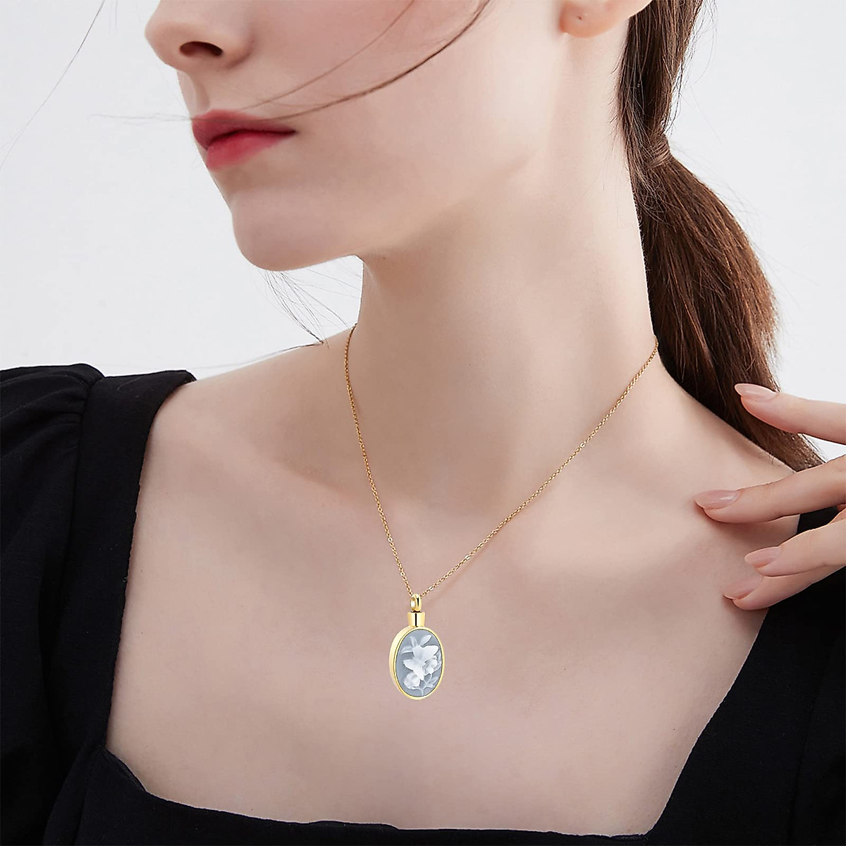 zeqingjw Cremation Jewelry Urn Necklace for Ashes Pendants Butterfly with Flower Memorial Funeral Keepsake Jewelry for Ashes (Gold)