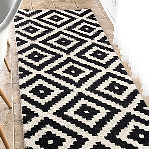 nuLOOM Kellee Hand Tufted Geometric Wool Runner Rug, 2' 6" x 8', Black
